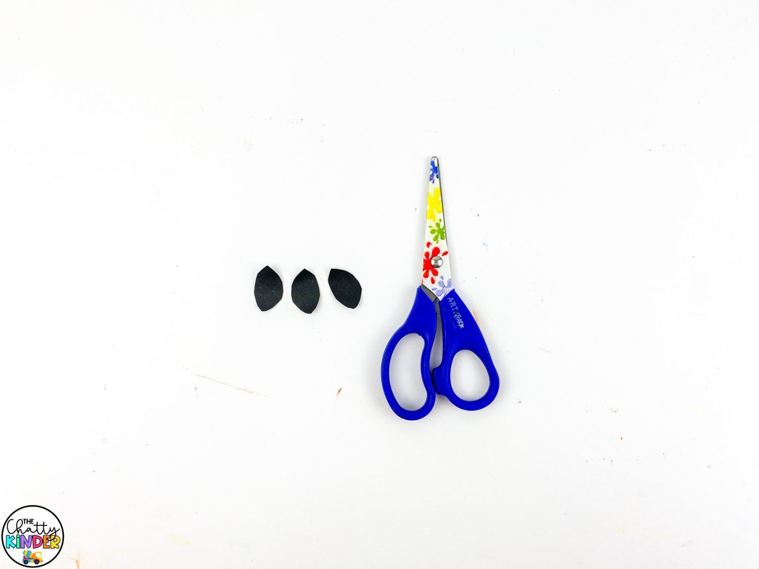 12 Apple Books For Kids and Apple Paper Bag Craft - The Chatty Kinder